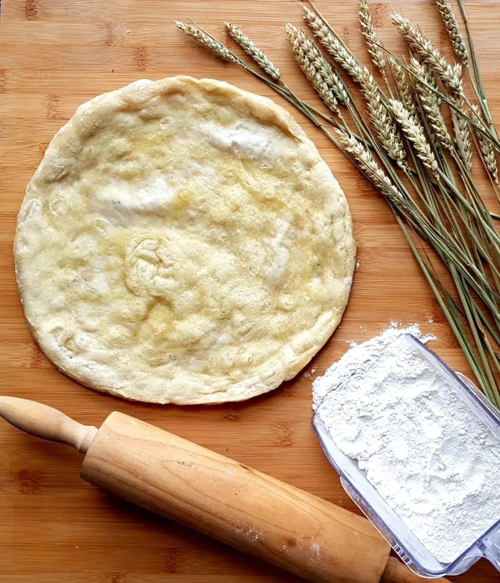 Pizza base Pre-cooked & Frozen | Les Gastronomes